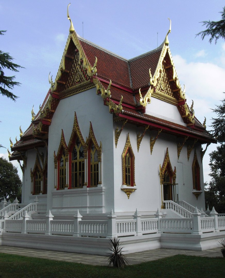 Buddhapadipa Temple - London, United Kingdom | CityDays