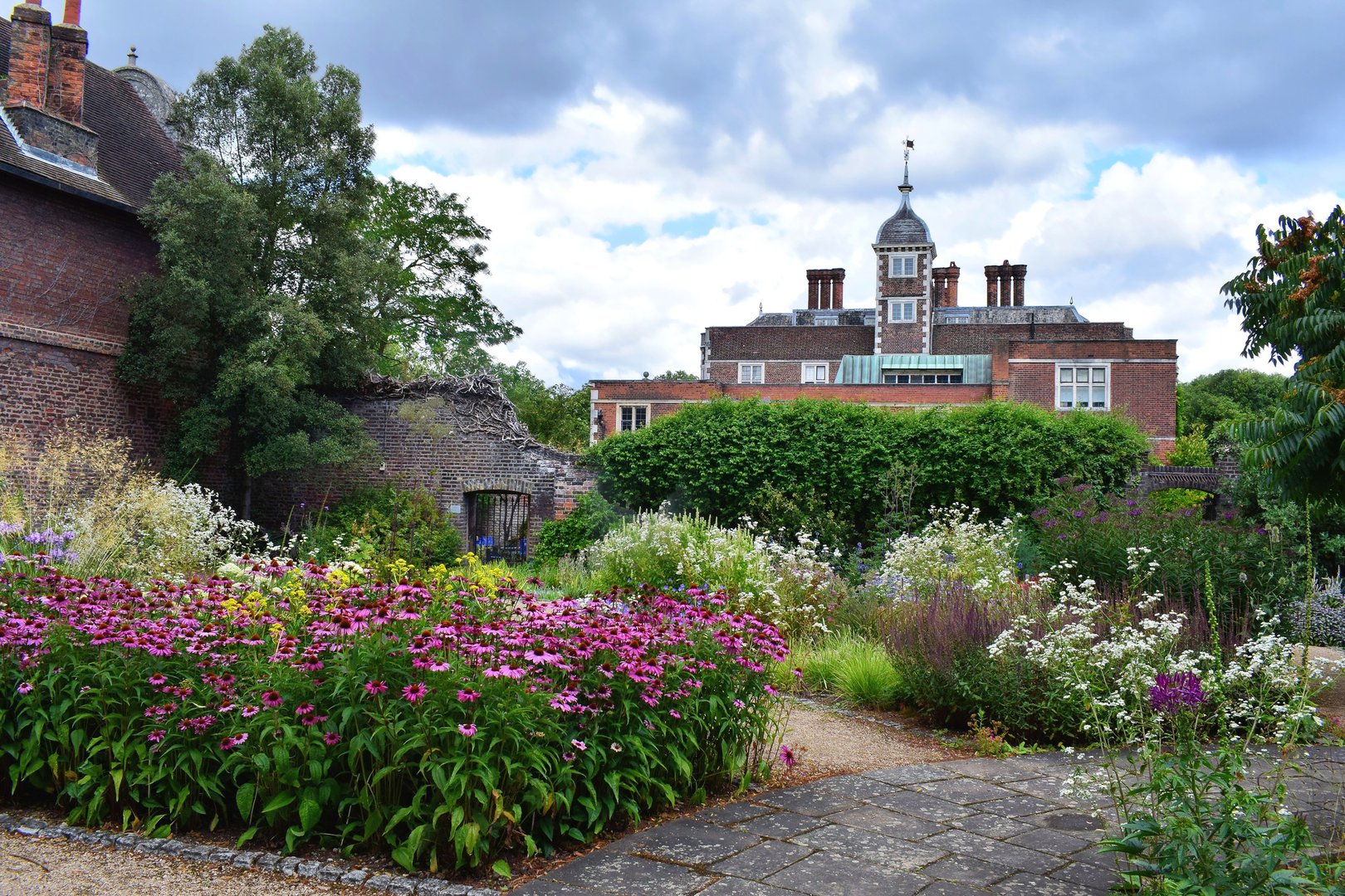 Charlton House Library - London, United Kingdom | CityDays