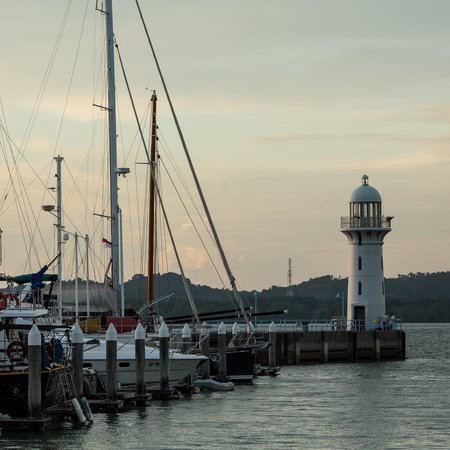Raffles Marina Lighthouse | CityDays