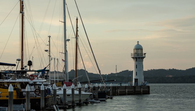 Raffles Marina Lighthouse | CityDays