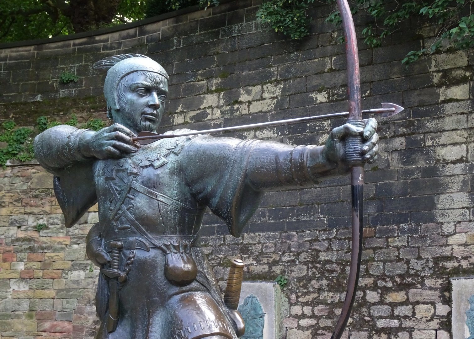 Robin Hood Statue | CityDays